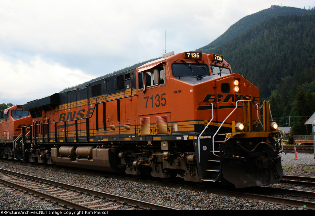 BNSF 7135